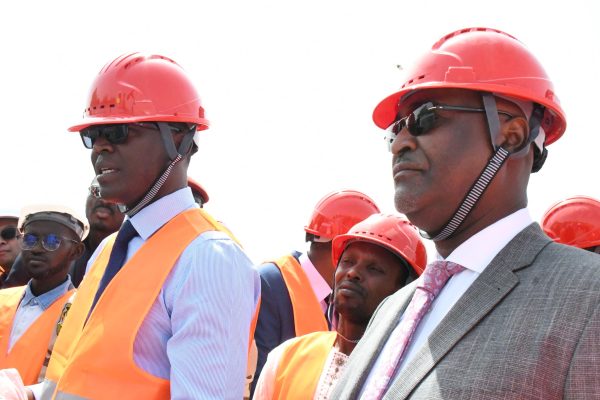 Tchad : Succès Masra et Aziz Mahamat Saleh visitent le 3e pont sur le ...