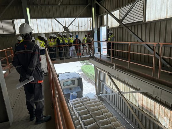Tchad : le ministre de l’Industrie s’assure de la qualité du ciment ...