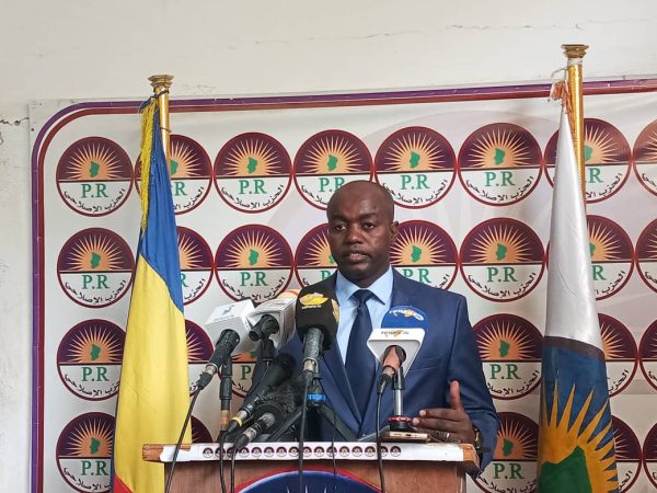 Tchad : Yacine Abdramane Sakine annonce publiquement sa candidature à ...